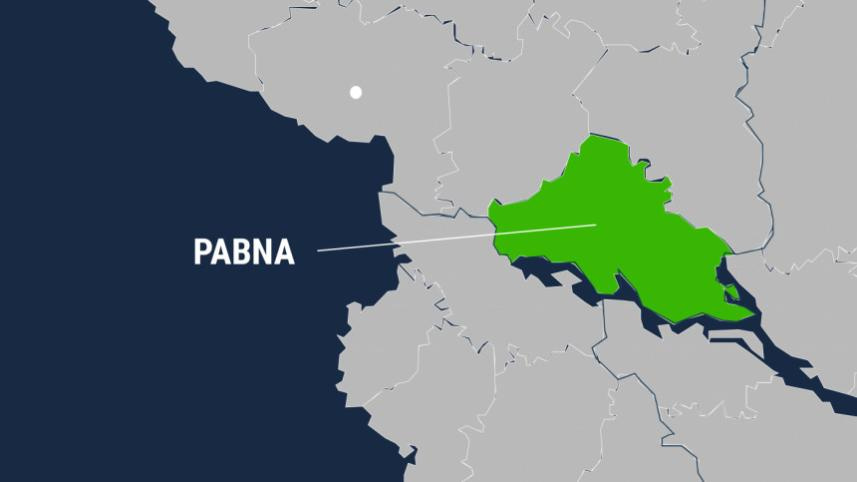 Housewife killed as rival groups clash in Pabna | The Daily Star