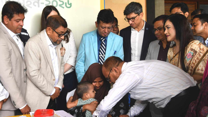 Govt launches nationwide measles-rubella vaccination drive | The Daily Star