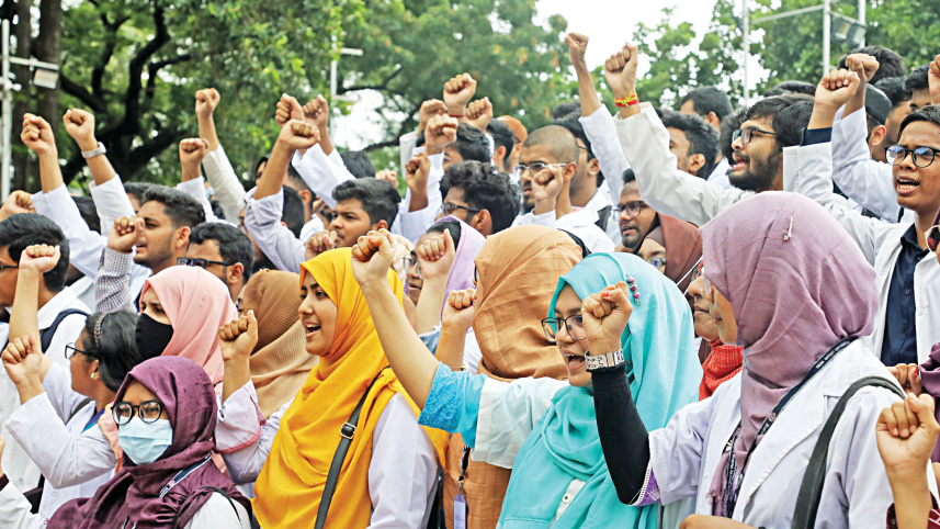 Intern doctors on strike over 6-point demand | The Daily Star