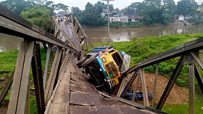 Bridge collapse snaps road link in Mymensingh | The Daily Star