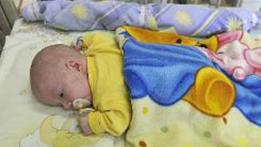 'World first' premature baby dialysis in Poland | The Daily Star