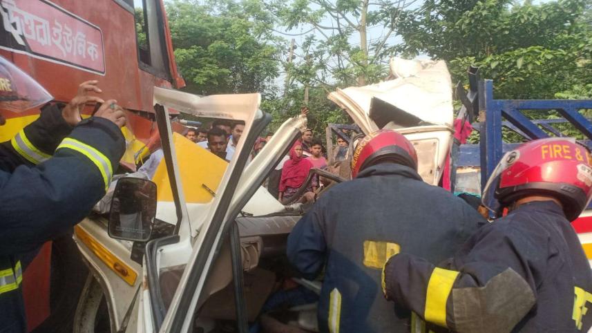 Faridpur bus-pickup collision: The law violations that led to 13 deaths ...