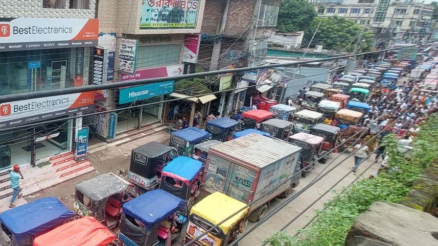 Traffic congestion worsens in Tangail | The Daily Star
