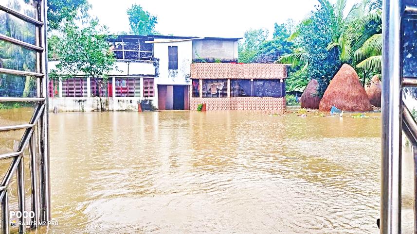 Feni floodwaters recede, leave trails of destruction | The Daily Star