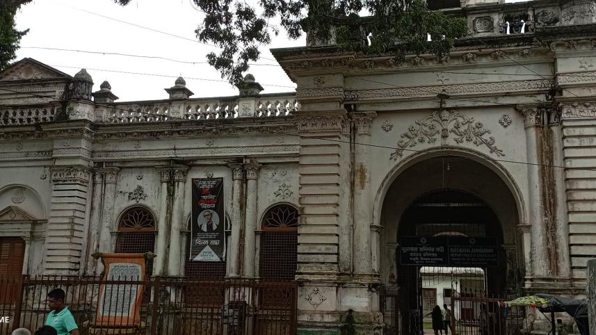 Muktagacha Zamindar Bari: A palace in ruins for lack of care | The ...