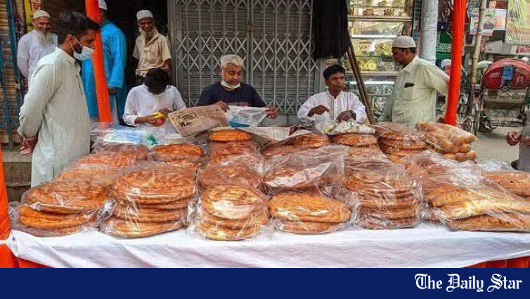 Old Dhaka Traditional Food In Shab-e-Barat | Holding on to halua and ...