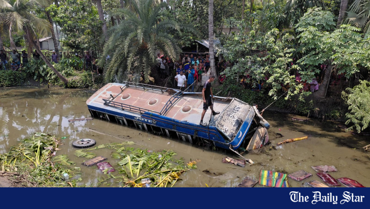 One killed, seven injured as bus crashes into pond in Khulna | The ...