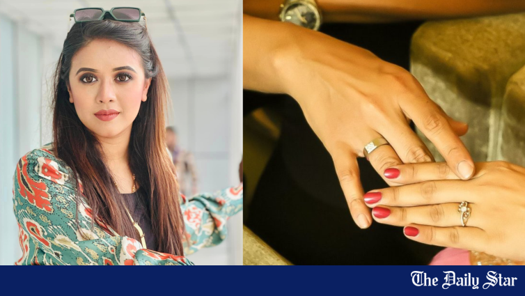 Oyshee gets engaged | The Daily Star