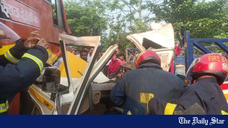 Faridpur bus-pickup collision: The law violations that led to 13 deaths ...